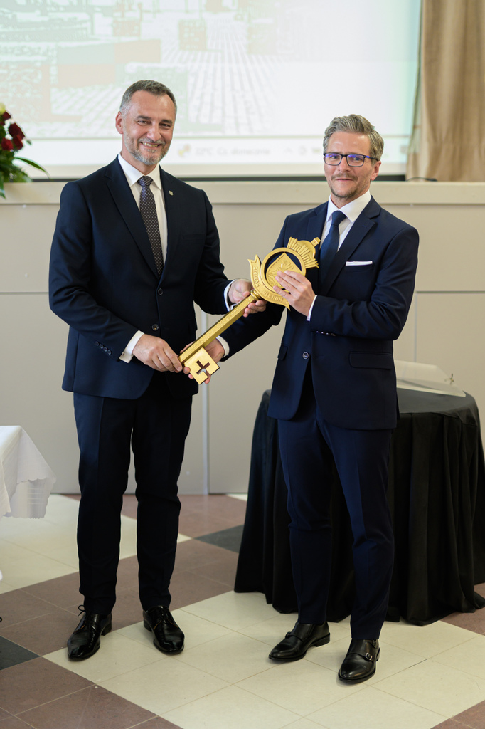 Sebastian Macioł zaprzysiężony na burmistrza Bierunia | Urząd Miasta ...